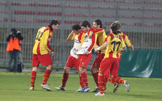 Serie B. Giannini si dimette, Gallipoli-Grosseto finisce 2-2 | Sky Sport