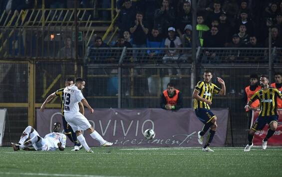 Il Lecce si gode Tsonev. Lo manda Bojinov | Sky Sport