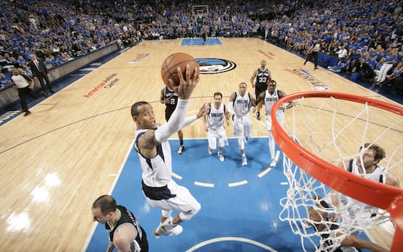 Spurs, Dallas vince sulla sirena. Heat avanti 3-0 con LeBron | Sky Sport