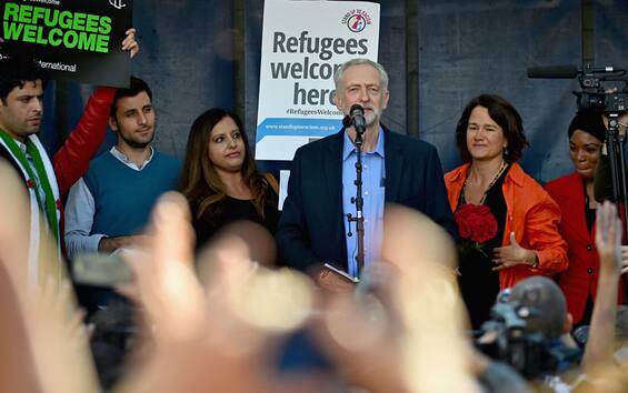 Jeremy Corbyn è il nuovo leader dei Labour. E va subito alla marcia per ... Jeremy Corbyn è il nuovo leader dei Labour. E va subito alla marcia per ...