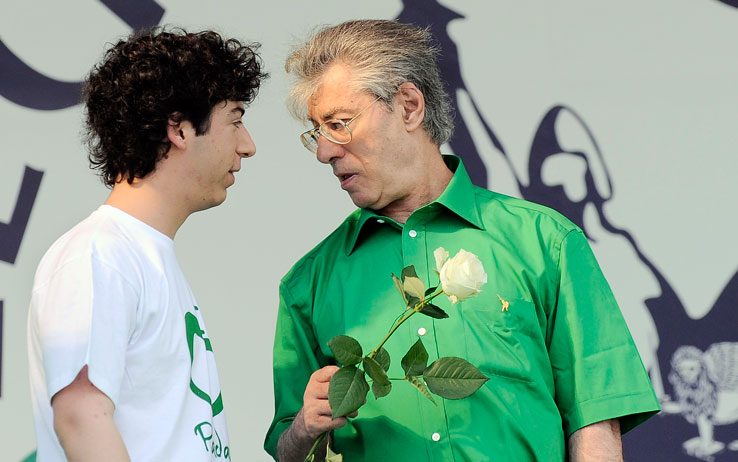 Bossi jr consegna a Umberto la maglia della Nazionale padana | Sky Sport